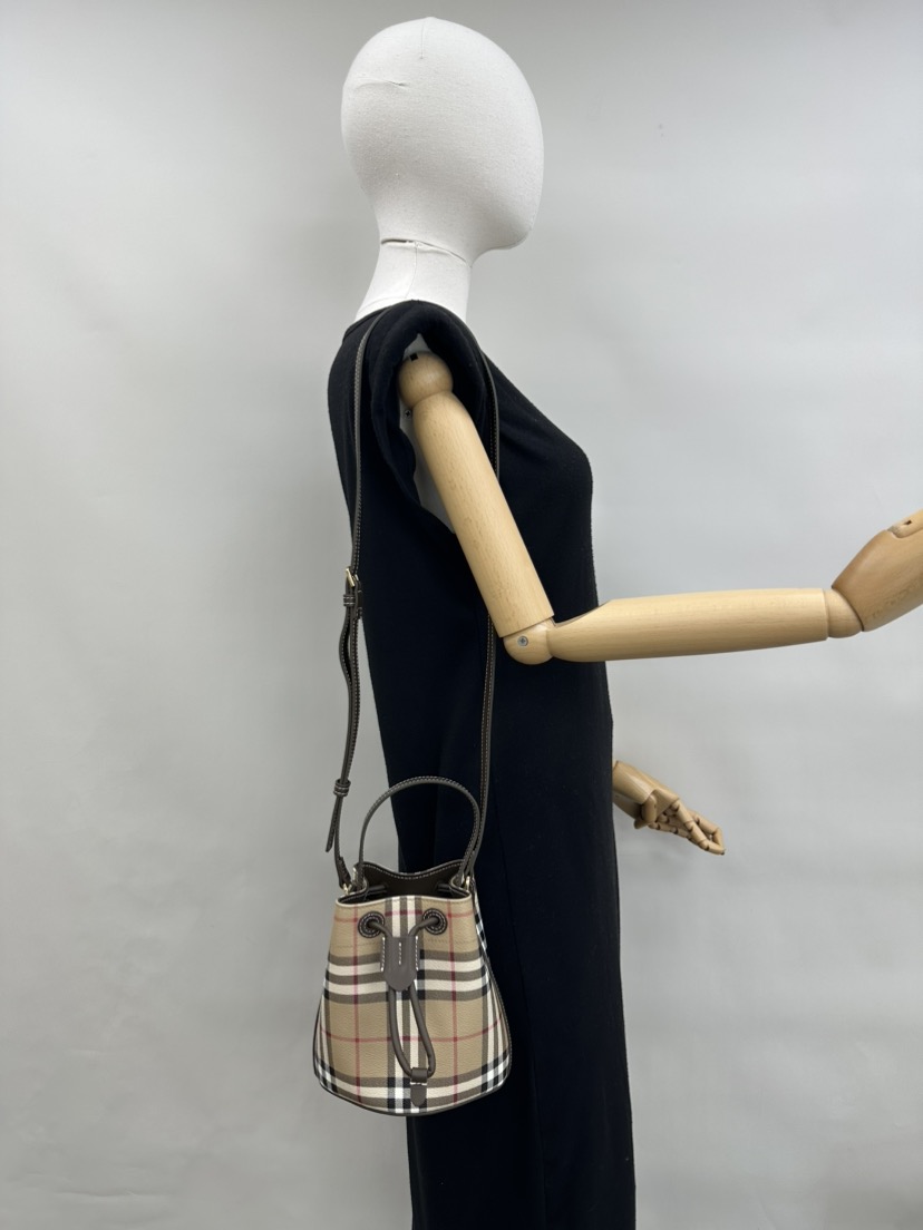 NEW BURBERRY BAGS 8100488 SHOULDER BAG/CROSSBODY BAG /HANDBAG NEW BURBERRY BAGS 8100488 SHOULDER BAG/CROSSBODY BAG /HANDBAG